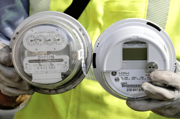 Top 7 Advantages of Smart Meters for Cheapest Electricity (2023)